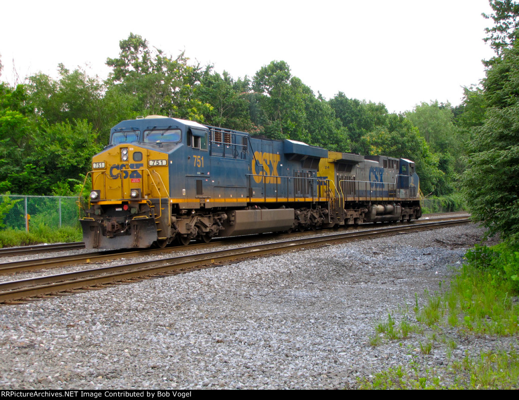 CSX 751 and 24